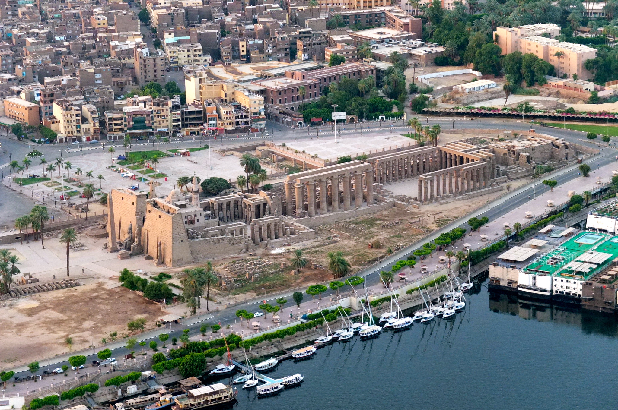 Luxor Travel Guide | What to see | Things to Do Deluxe Tours Egypt